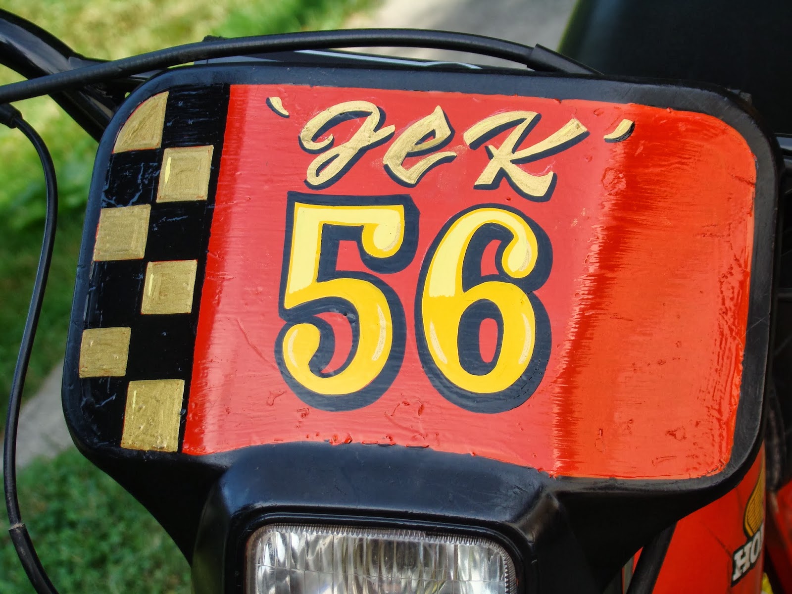 The World of JEK: 1982 Honda XR200 Twin Shock JEK Signs Bike