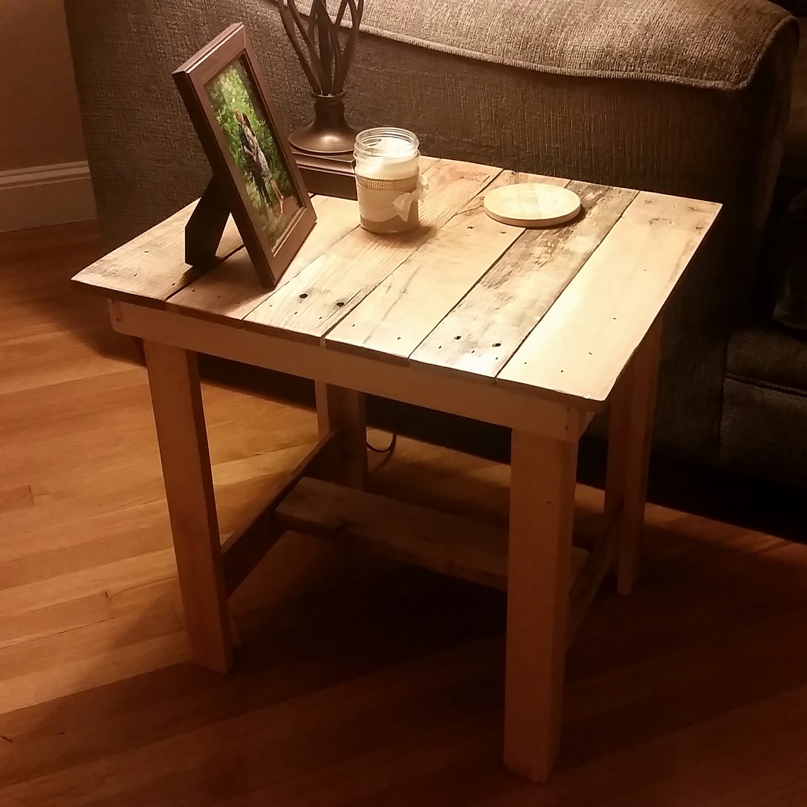 Giveaway Guy Rustic Wood End Tables From Serene Village giveaway Giveaway Guy Rustic Wood End Tables From Serene Village giveaway