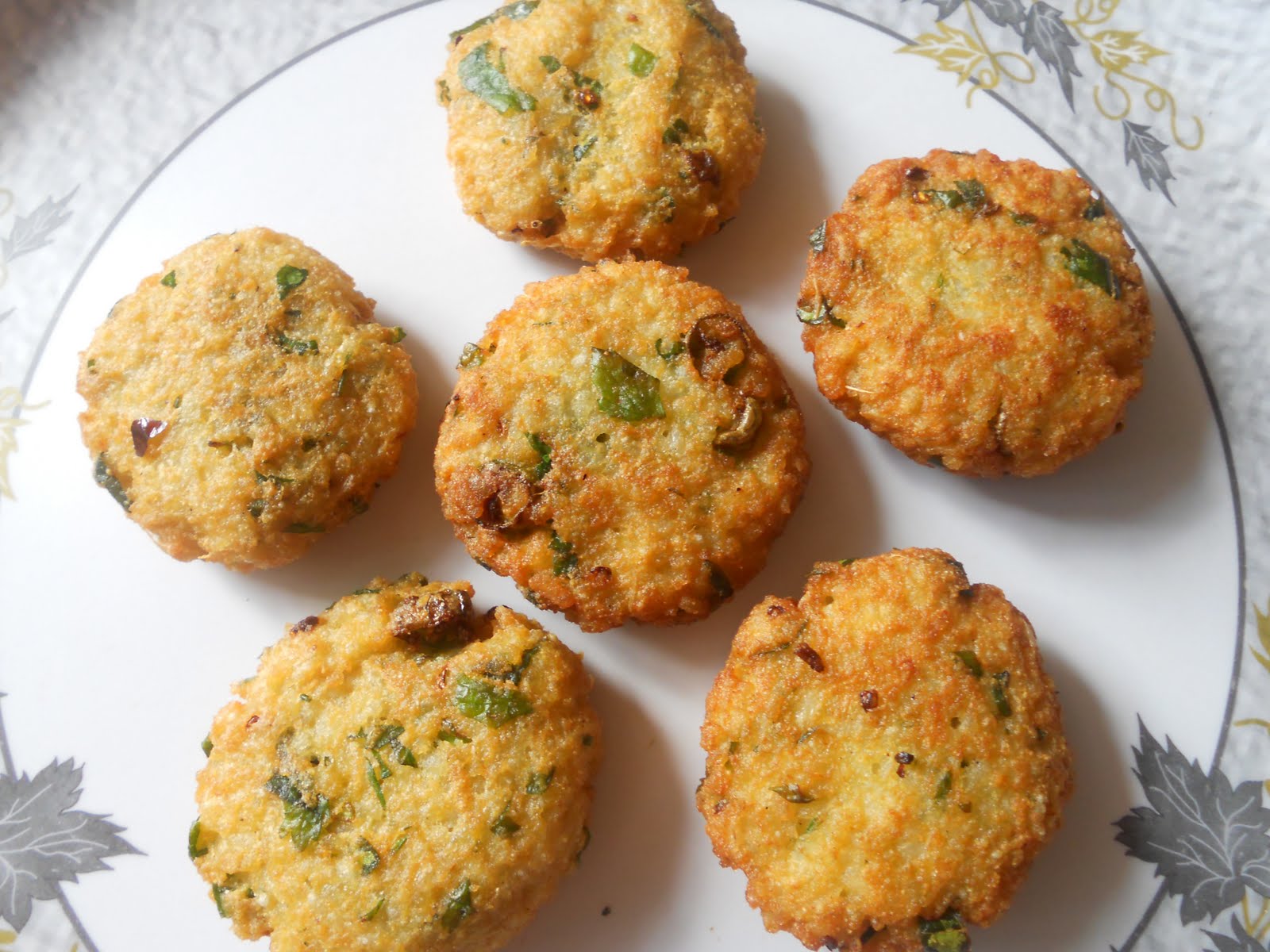 kranthi's kitchen: annam vadalu(rice vada)