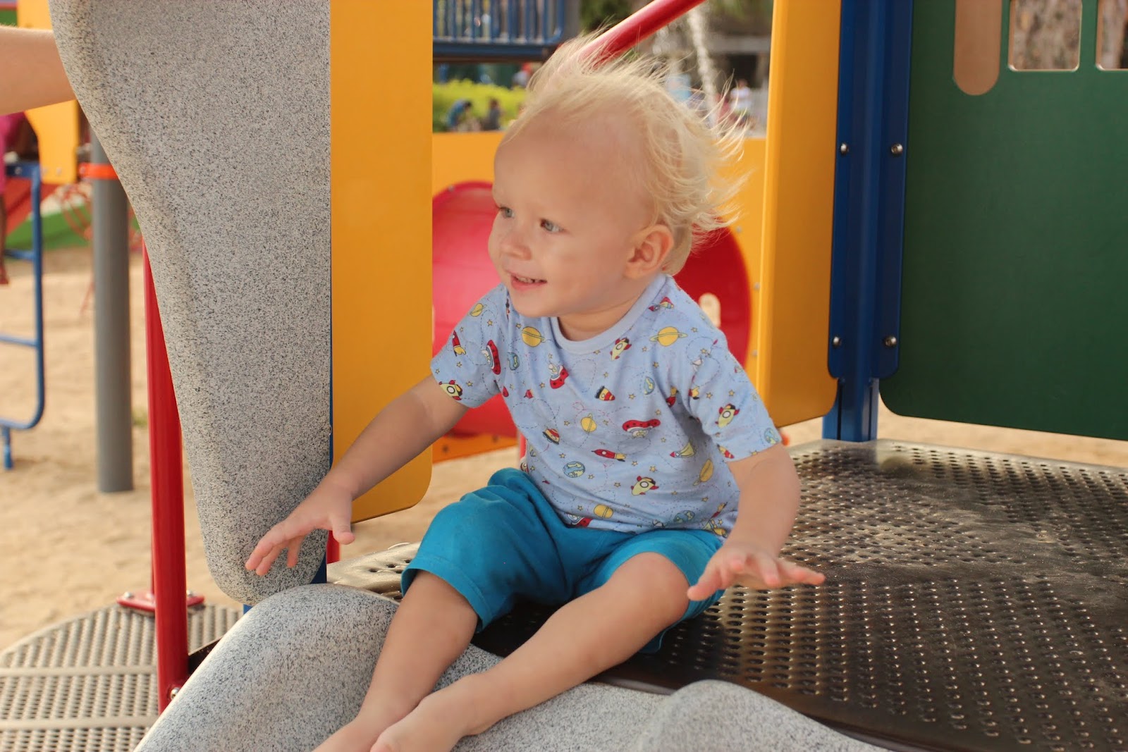 Страна азиатская - Сингапурия: Sentosa, Palawan Beach Children Water ...