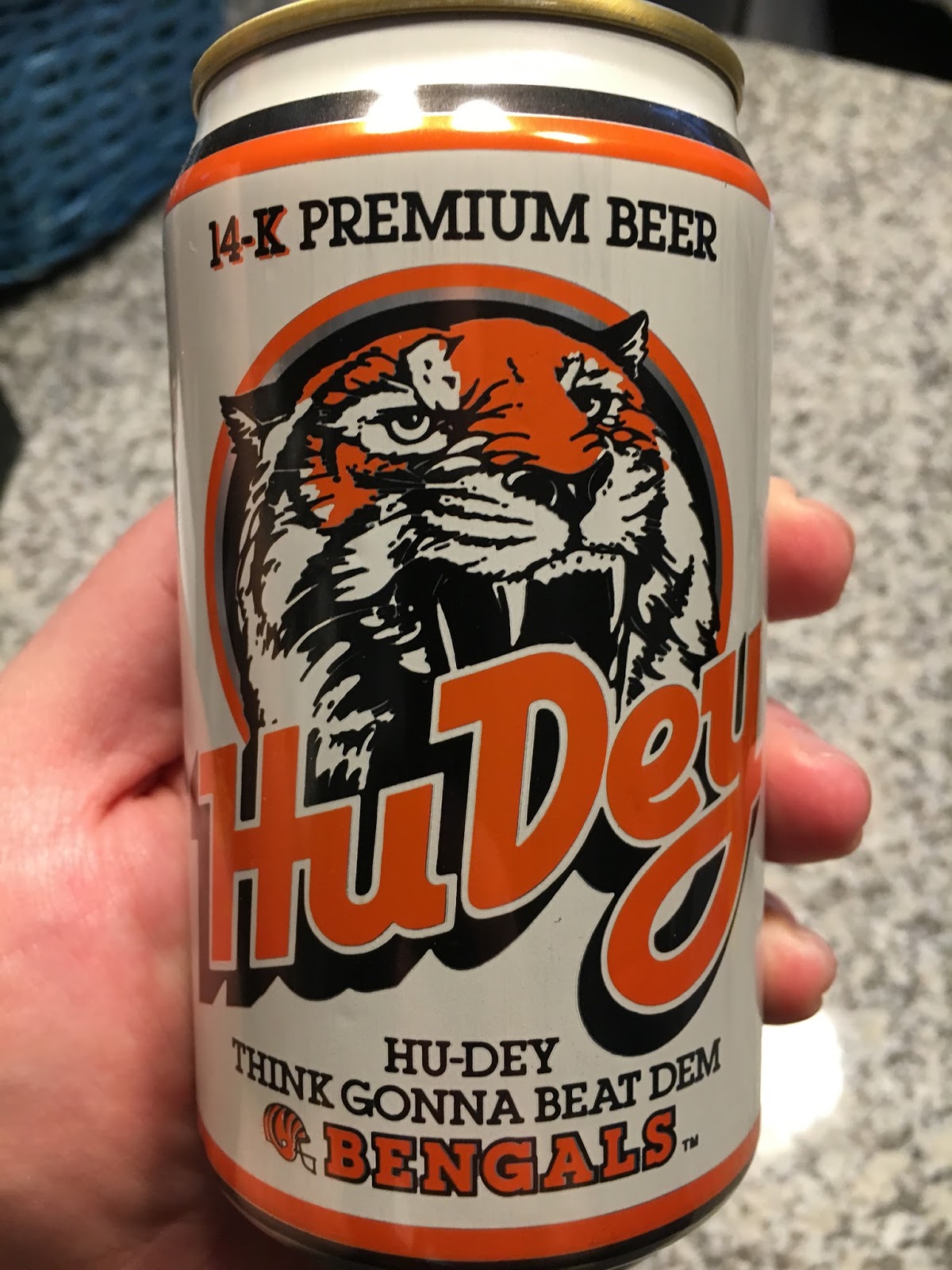 Cardboard Clubhouse: 1988 Cincinnati Bengals HuDey Beer
