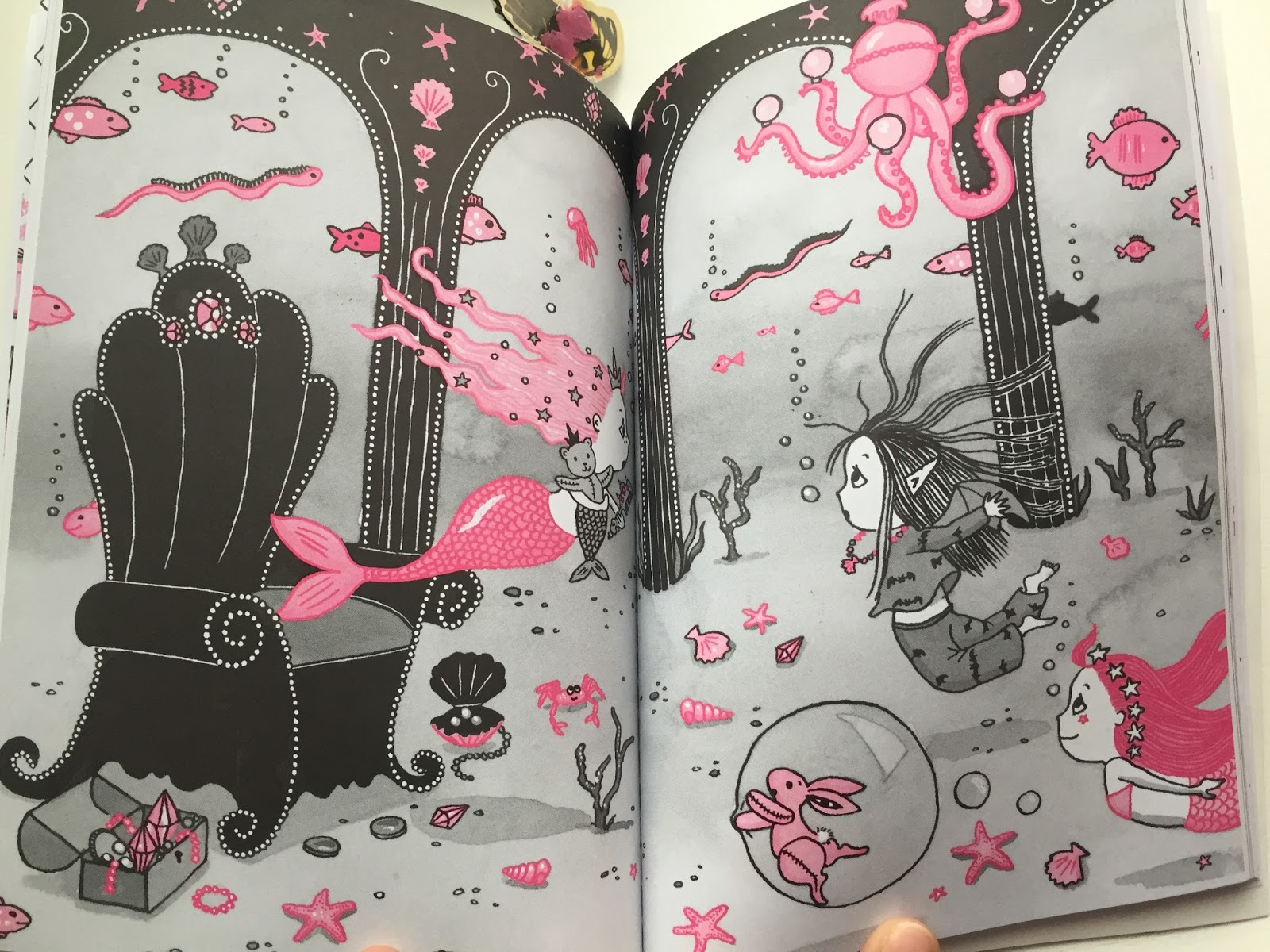 Adivina quien lee: Isadora Moon va de excursión - Harriet Muncaster