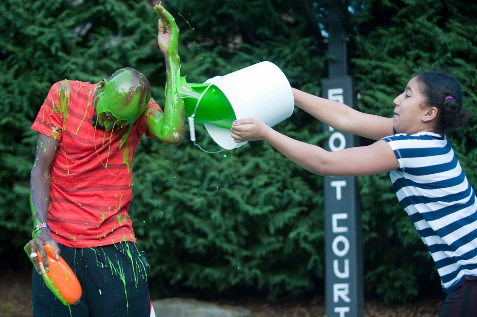 NickALive!: Olympian Mo Farah SLIMED By Own Daughters As They Present ...