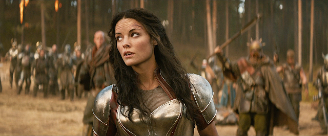 SNEAK PEEK : New Footage From "Thor: The Dark World"