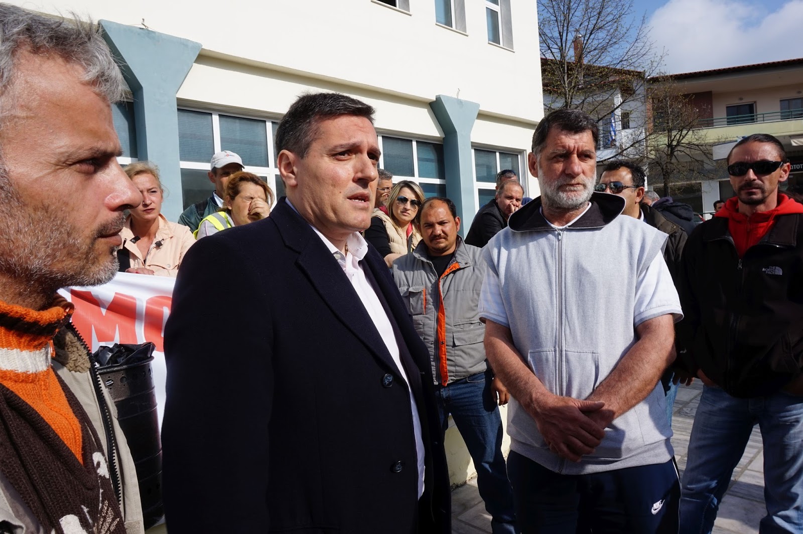ΑΠΛΗΡΩΤΟΙ ΕΠΙ ΤΕΣΣΕΡΕΙΣ ΜΗΝΕΣ ΟΙ ΑΠΟΛΥΜΕΝΟΙ-ΣΥΜΒΑΣΙΟΥΧΟΙ ΤΗΣ ...