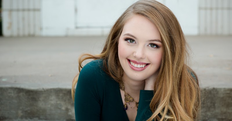 Stacey Kyler Seniors: DENVER SENIOR PHOTOGRAPHER: Mackenzie Looney, September School, Class of 2017