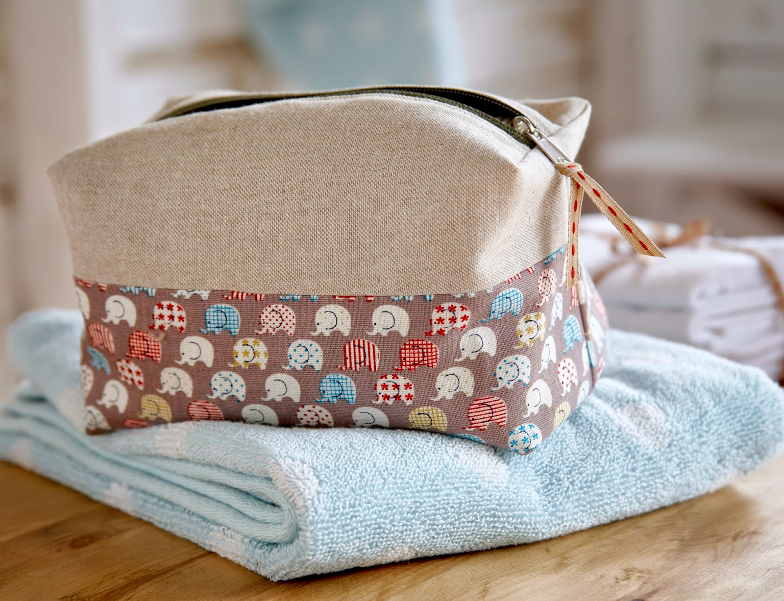 Sew What? by Debbie Shore: And More bags...