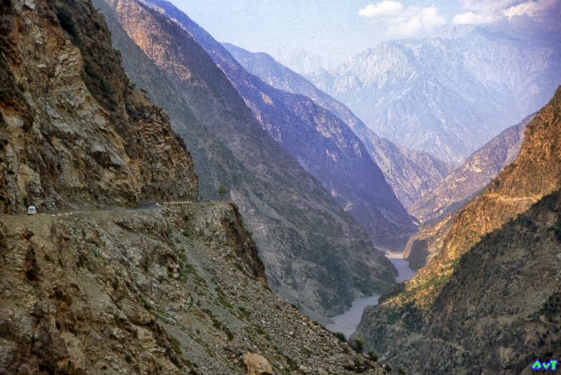 Explore the Beauty of Pakistan: Karakuram Highways (KKH)