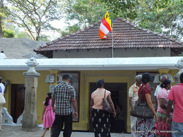 philipveerasingam: Scenes around the Dowa Rock Temple, Badulla, Sri Lanka.