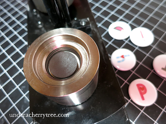 Under A Cherry Tree: DIY Hello Kitty Button Magnets