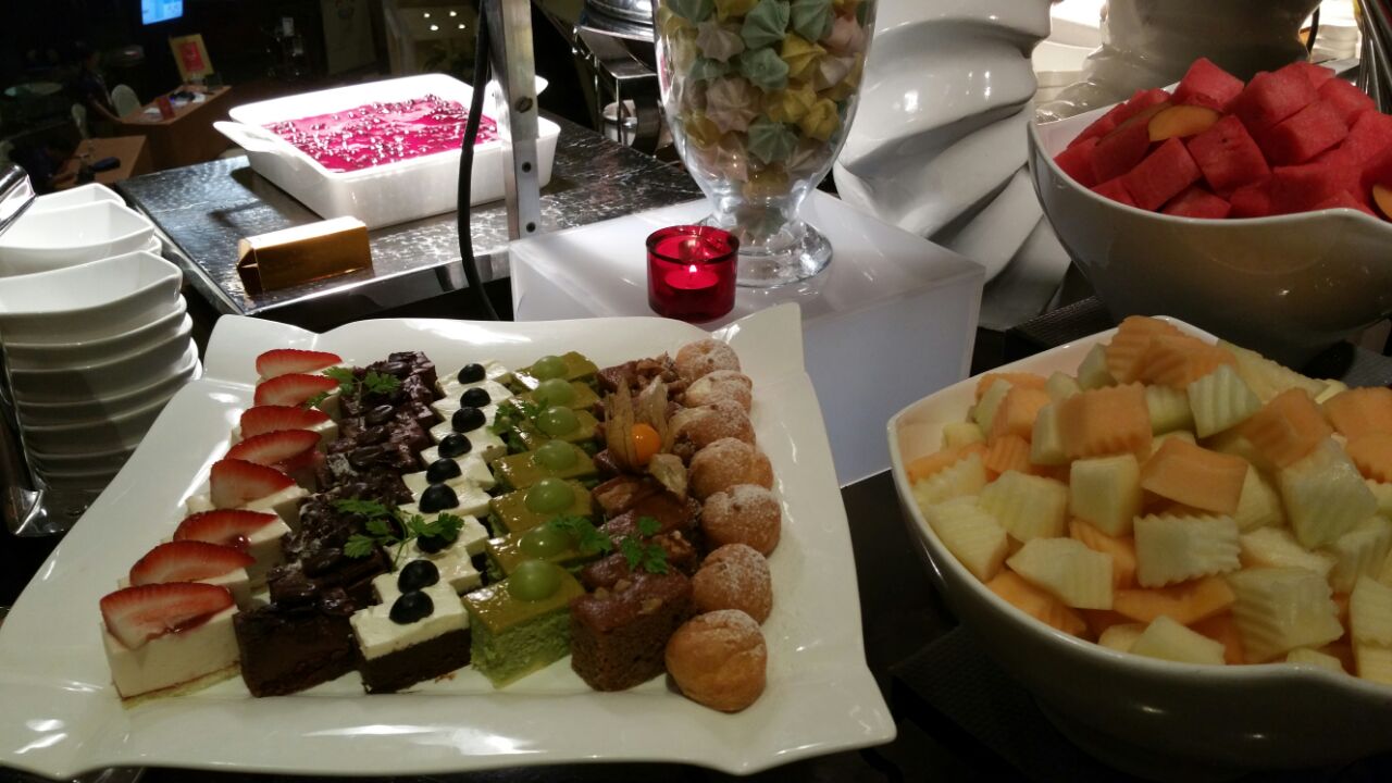 The Square International buffet @ Furama