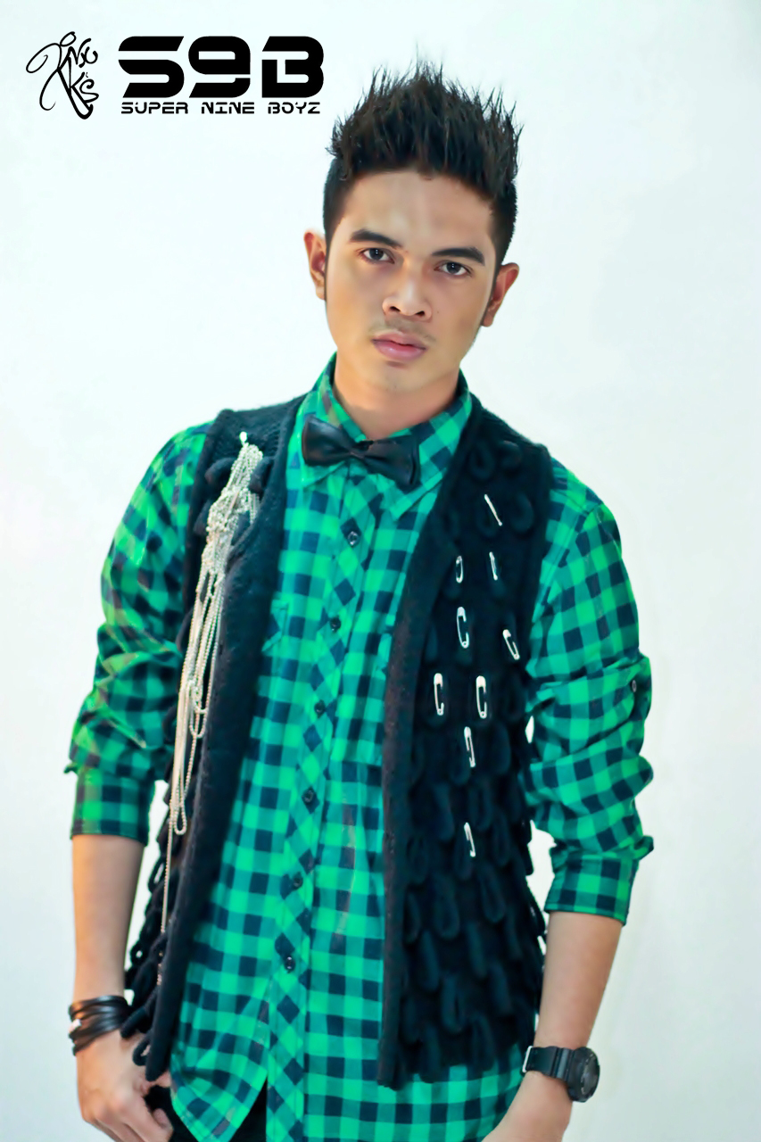 Super 9 Boyz Official Blog: Super 9 Boyz at Tabloid Gaul, 17 April 2012