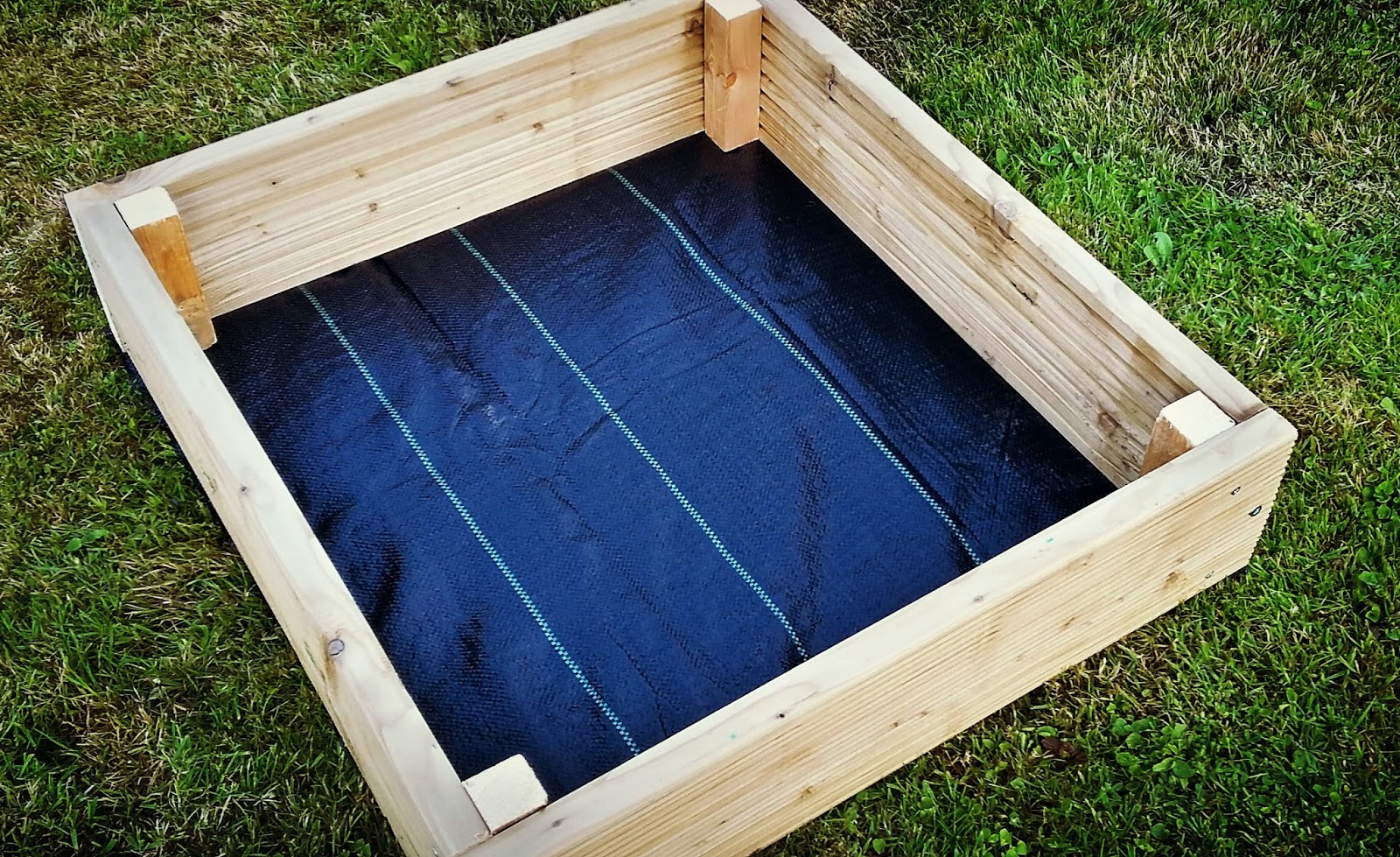 Villa Lika: Onze tuin #4: Hoe zelf een moestuinbak maken?