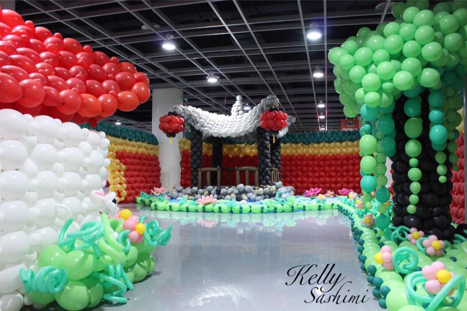 Belle de Balloon Artist: Guinness World Record, The Largest Balloon ...