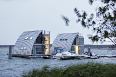 House - Building function: Building a floating home