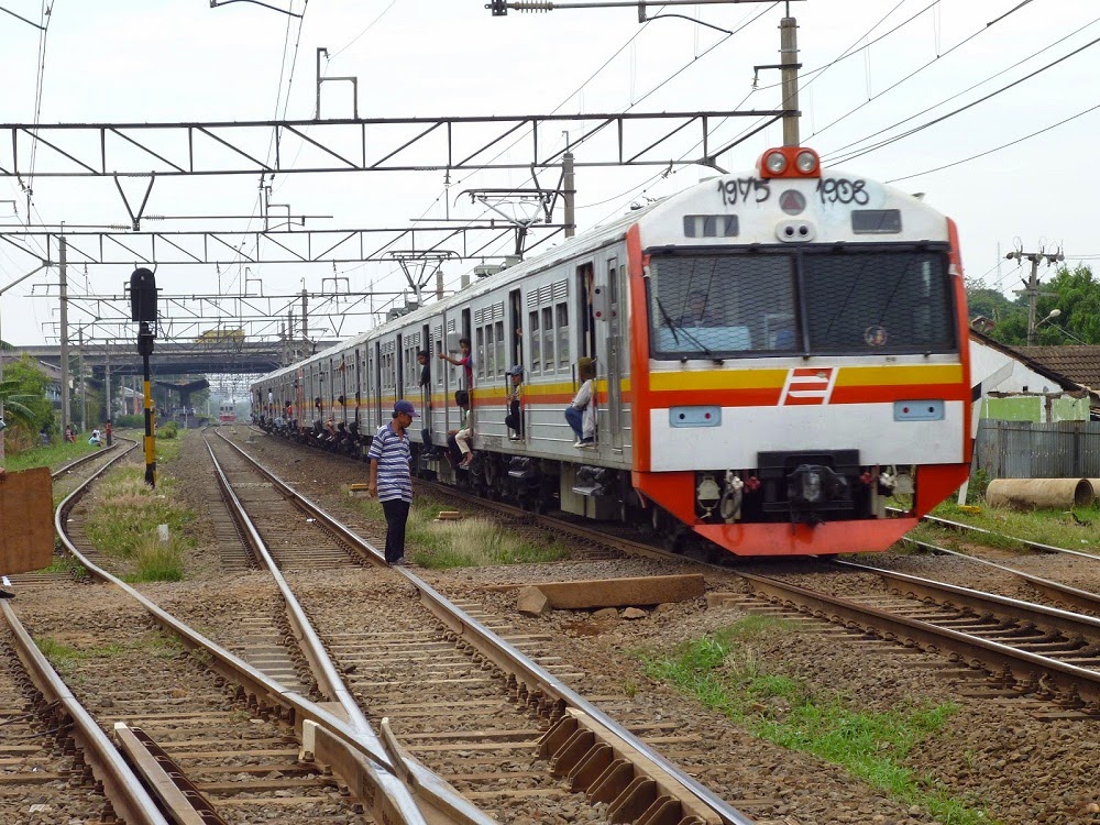 CAMPUR ADUK BLOG: Kumpulan Foto KRL Tahun 2000-an