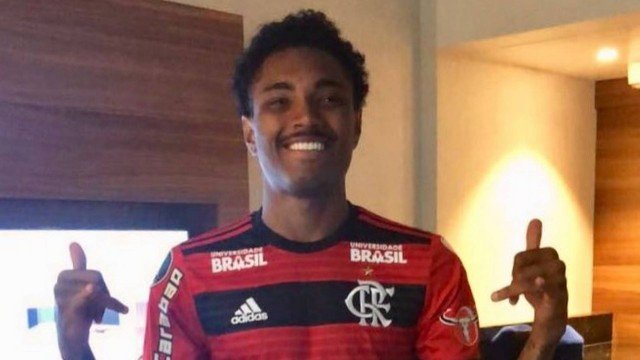Vitinho volta ao Rio em carreira de idas e vindas entre Rússia e Brasil
