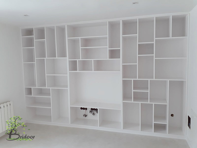 Bridoor S.L: Vivienda con madera natural y madera lacada en Boadilla ...