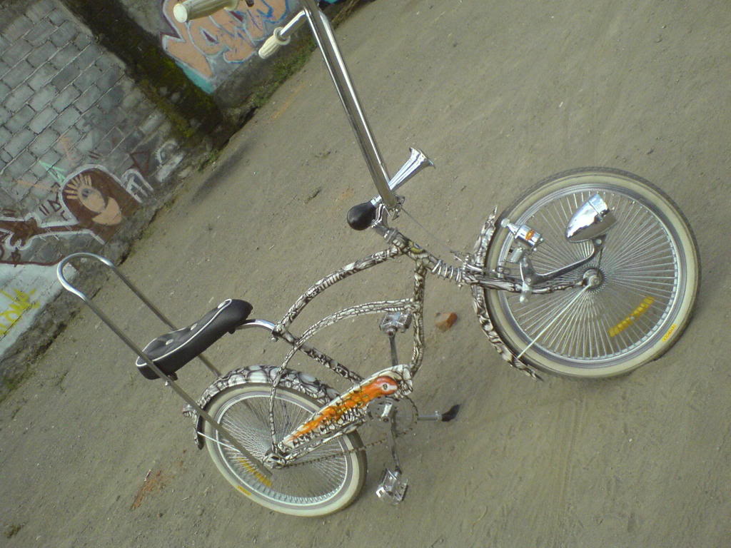Superman Is Dead: LOWRIDERS BIKE