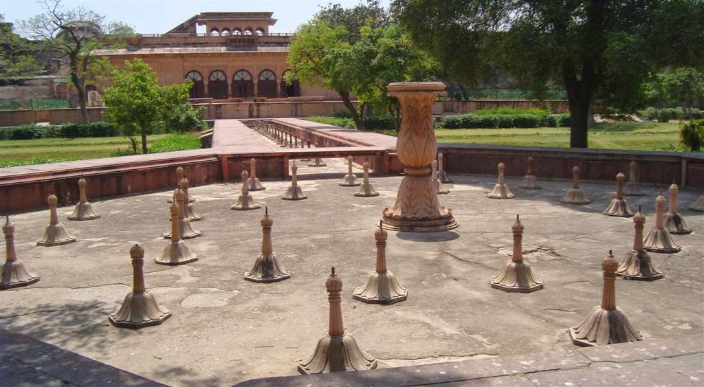 Deeg Palace - the water world