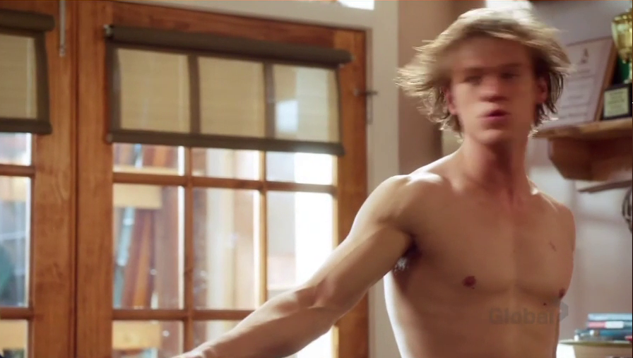 Alexis_Superfan's Shirtless Male Celebs: Lucas Till shirtless in MacGyver, Season 3, Ep 15 Caps ...