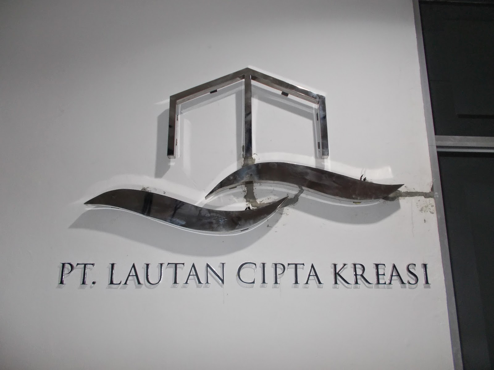 Design & Decoration: Logo Perusahaan PT. Lautan Cipta Kreasi