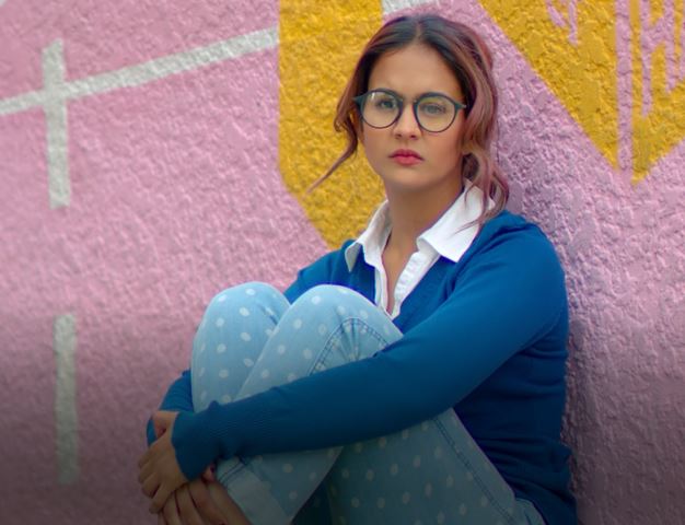 Meet Mankirt Aulakh Kamli Song Actress Roopi Gill | Roopi Gill Images ...