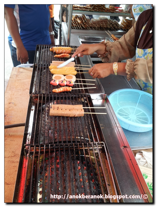Dunia Baru: LokCing Bakar Kak Nah (Tanah Merah)