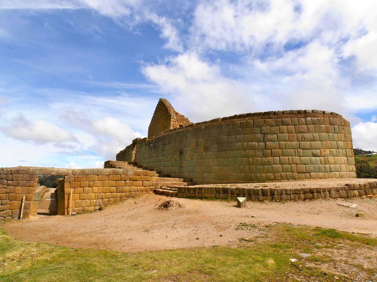 Scheppkes in South America: Incan Ruins at Ingapirca (Part 1)