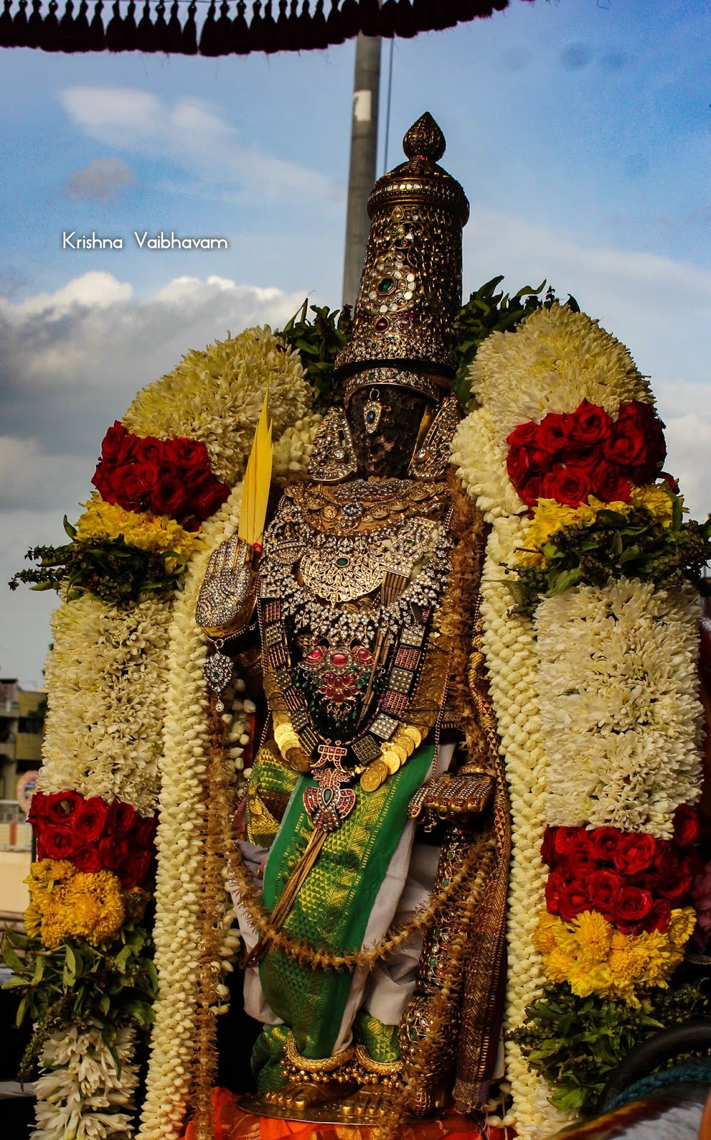Krishna Vaibhavam: Sri Parthasarathy Perumal - Kodai utsavam - Day 01 ...