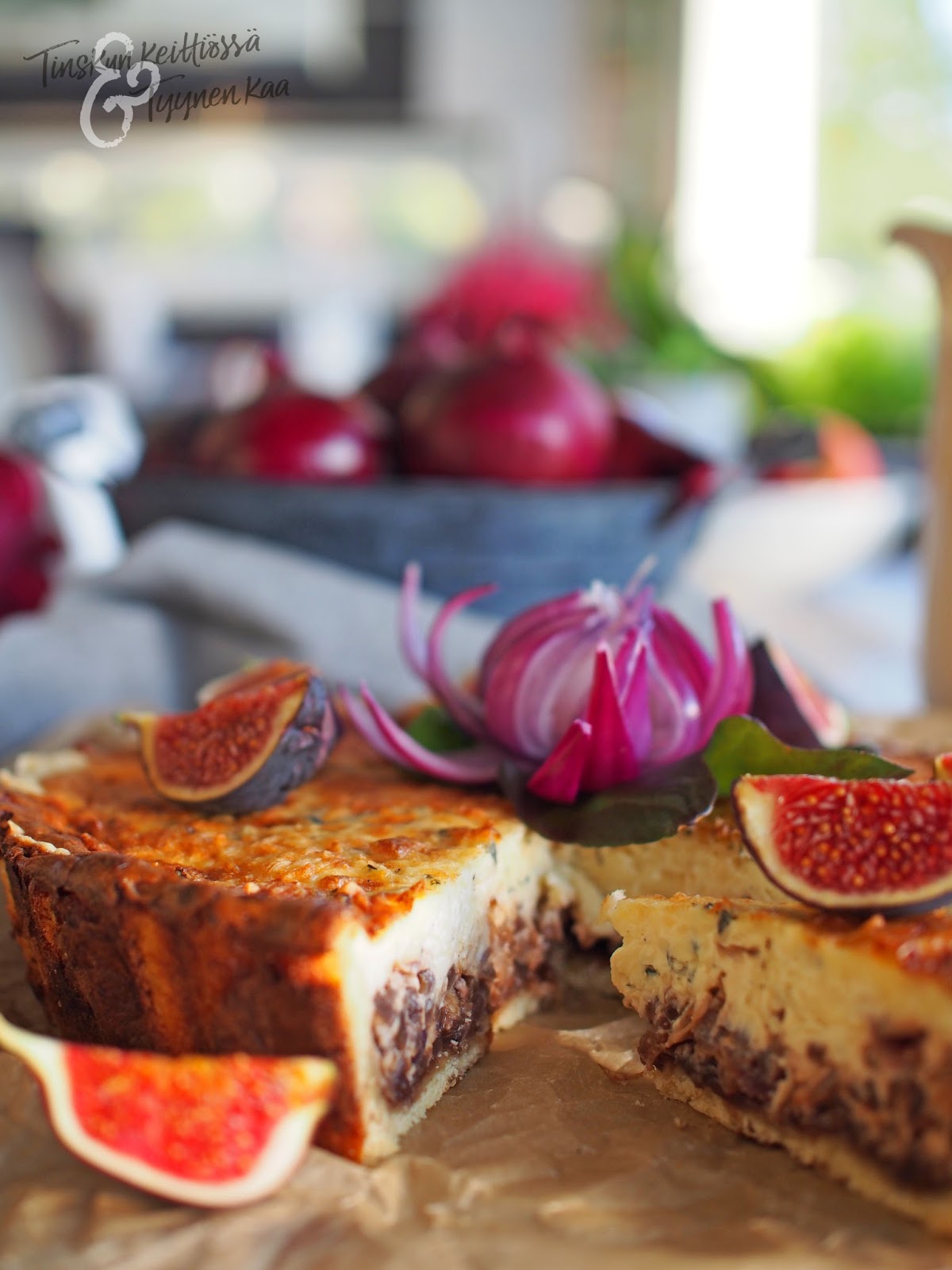 Punasipuli- juustopiirakka – Mehevä makean ja suolaisen liitto ...