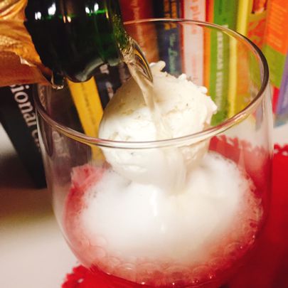 The Devilish Dish: Raspberry Champagne Floats