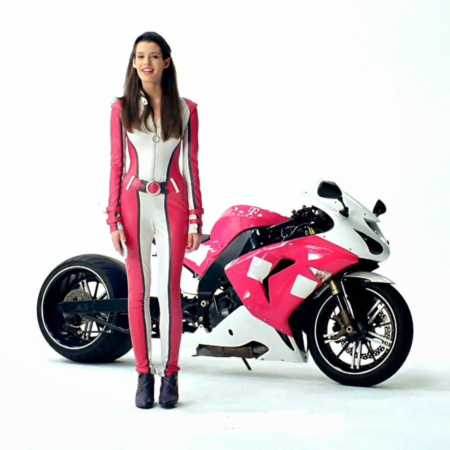 Mercenary Garage : Carly Foulkes