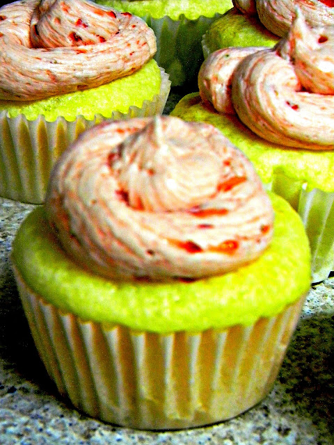 jmac + kmac: Summer in a cupcake.