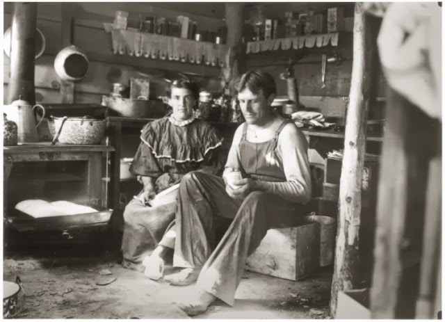 Montana Moments: Friday Photo: Inside a Homestead Cabin