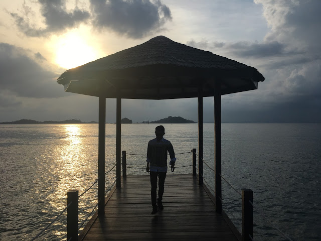 Ombak Bar KTM Resort Sekupang, Tempat Asyik Menikmati Sunset - Ayo ...