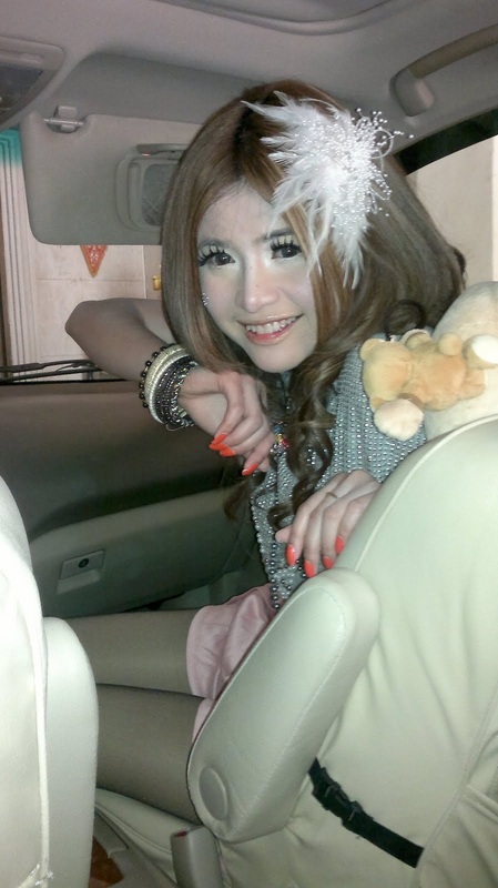 Khmer popular singer, cambodiang young beautiful singer with LUXES 2011 ...