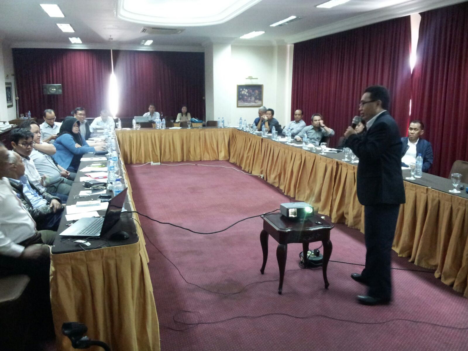 PROFIL PEMBICARA SEMINAR - PEMBICARA SEMINAR