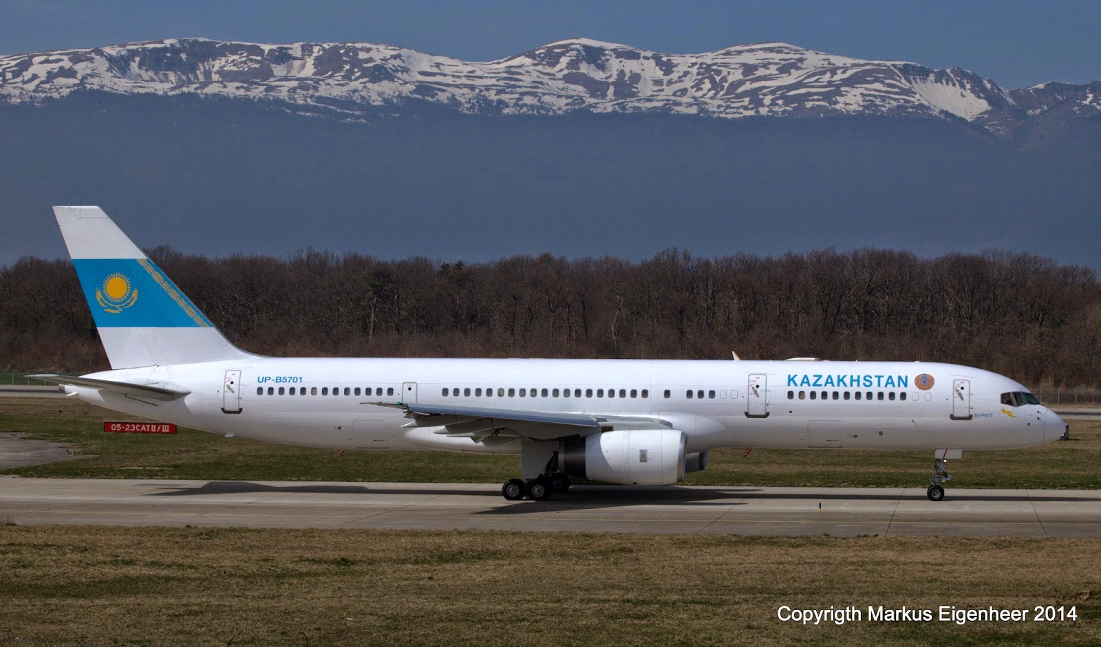 FLUGZEUGE Privatjets etc: UP-B5701 Boeing B757-2M6 B752 >BEC