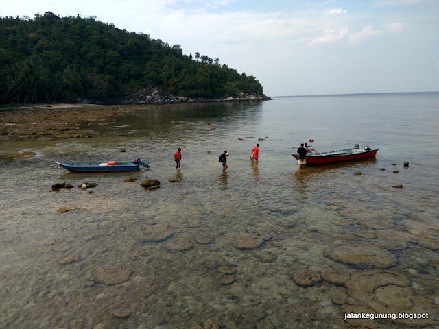 Jalan Ke Gunung: Pulau Aur dan Pulau Dayang yang memikat