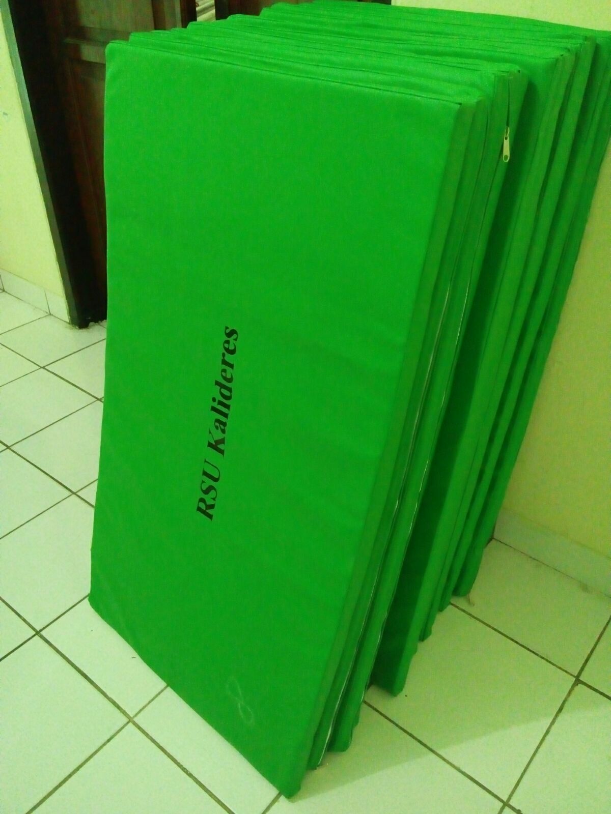 MATRAS OLAHRAGA: MATRAS OLAHRAGA : UNTUK YOGA, MATRAS GYMNASTIC, KARATE ...