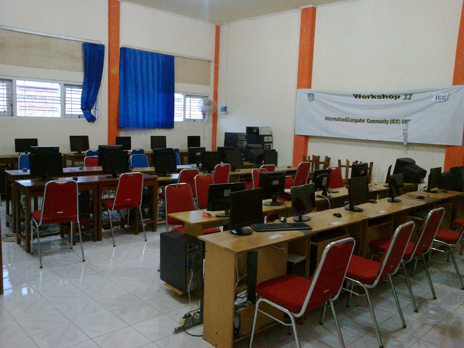 Redaksi SMK Negeri 2 Kendal: Lab Komputer