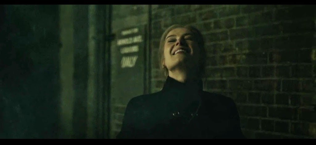 Watch: Rosamund Pike & Ben Affleck in first official trailer for 'Gone ...