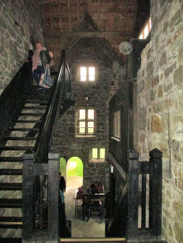 Somewhere in Ireland: donegal castle