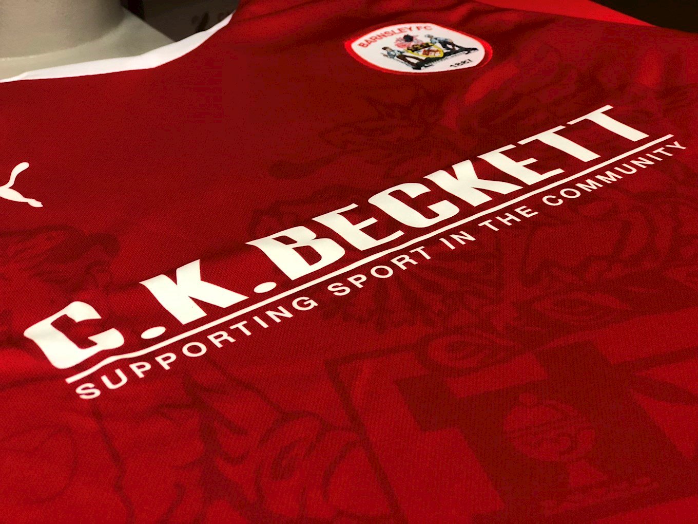 Barnsley 18-19 Home and Away Kits Released - Footy Headlines