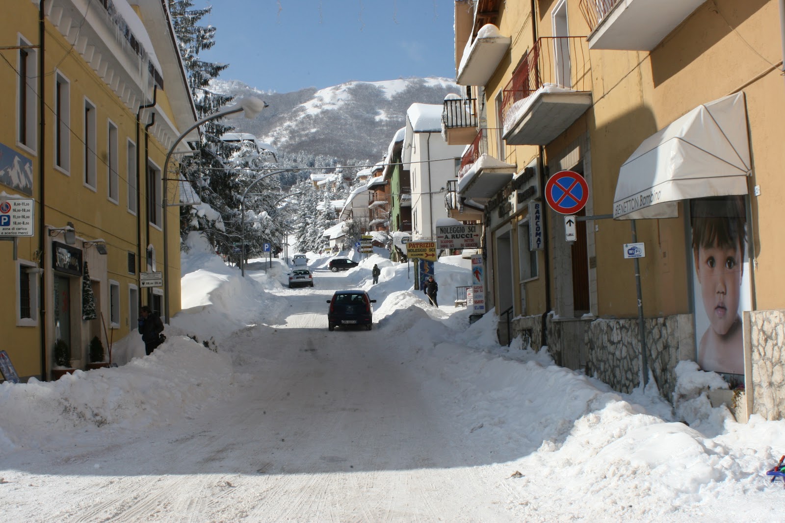 CENTROABRUZZONEWS: SOLE SULLE PISTE DI ROCCARASO, L'ALTRA FACCIA DELLA NEVE