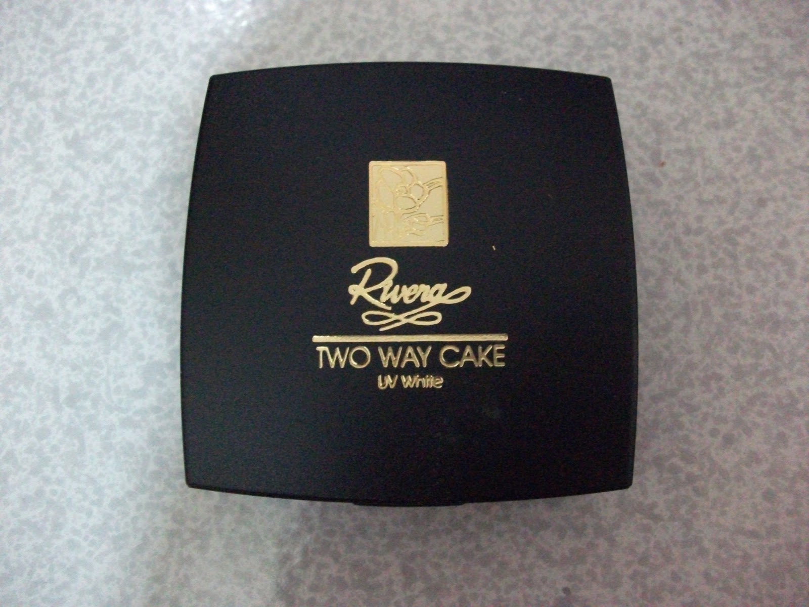 build the face °° : Rivera Two Way Cake UV White