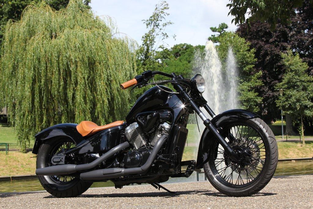 www.CustomBikeShow.com : 'Black Bizarro' Eric's Honda Shadow