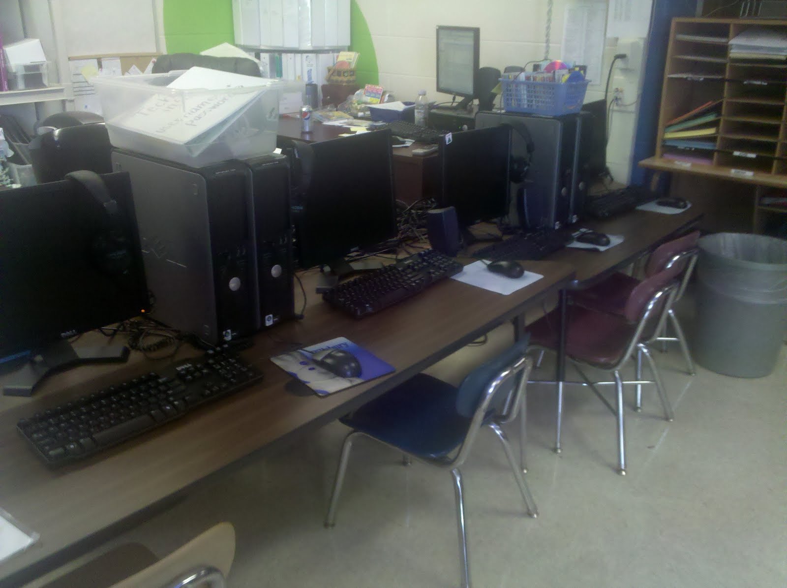 Eat. Pray. Teach.: Our 2011 Classroom Set Up!