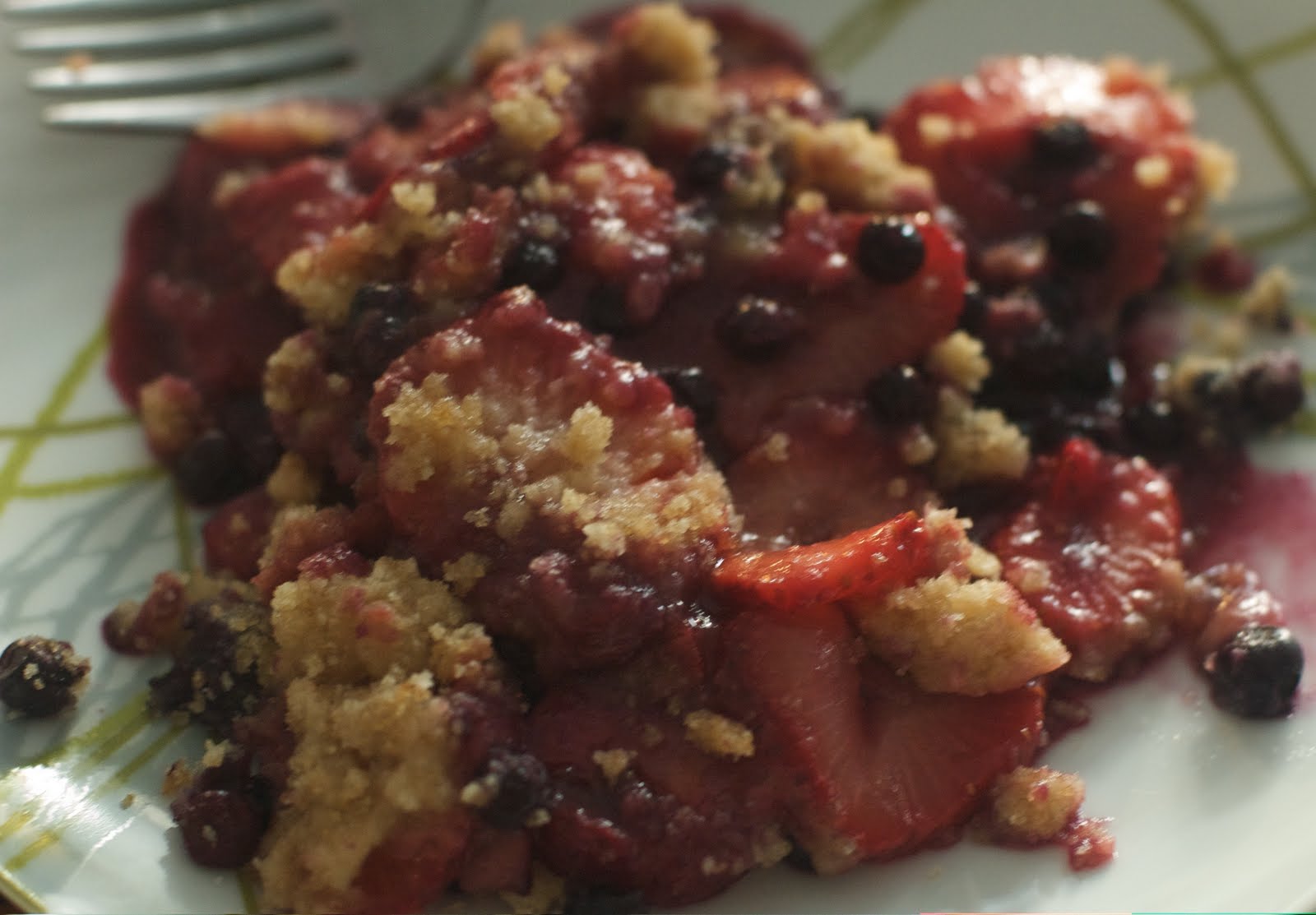Food We Can All Eat: Gluten-Free Strawberry Blueberry Cobbler